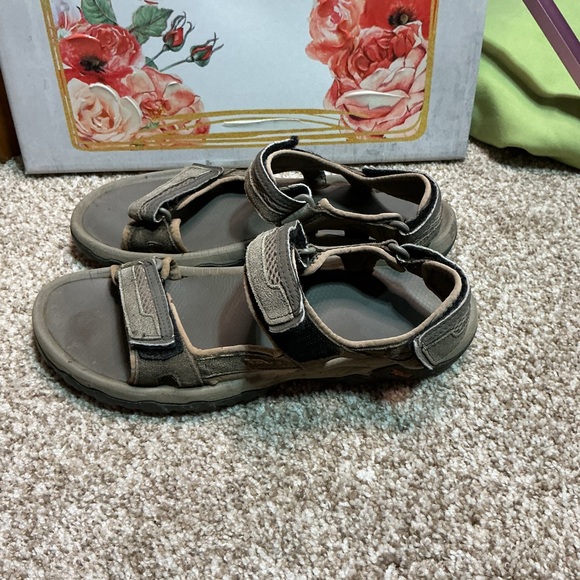 Teva | Shoes | Teva Mens Sandals In Tan And Black | Poshmark